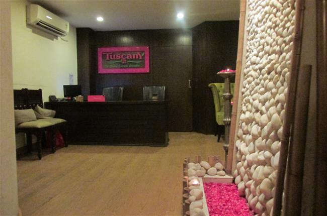 Experience the luxurious treatment in spas in delhi.